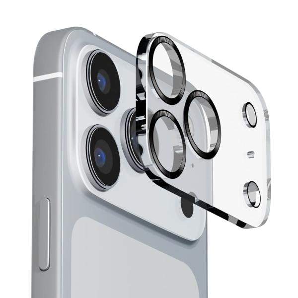 「PG-25BCLG05BK」は、色鮮やかなカメラレンズのフチが特徴的なiPhone 17 Pro用 カメラフルプロテクター クリア／メタルブラックです。光線透過率96%の表面硬度10H光沢ガラスと薄くて耐久性に優れたアクリル素材で一体成形...