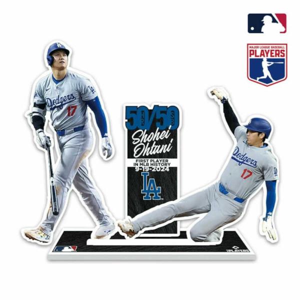 MLB公式ライセンス品数々の記録を塗り替えた大谷翔平選手のMLB公式フォトスタンドです。●2024年の感動的な名場面を再現したフォトスタンドは、厚さ約7ミリの丈夫な作りで安定感も抜群。ご自宅に飾るのはもちろん、プレゼントとしても喜ばれる逸品...