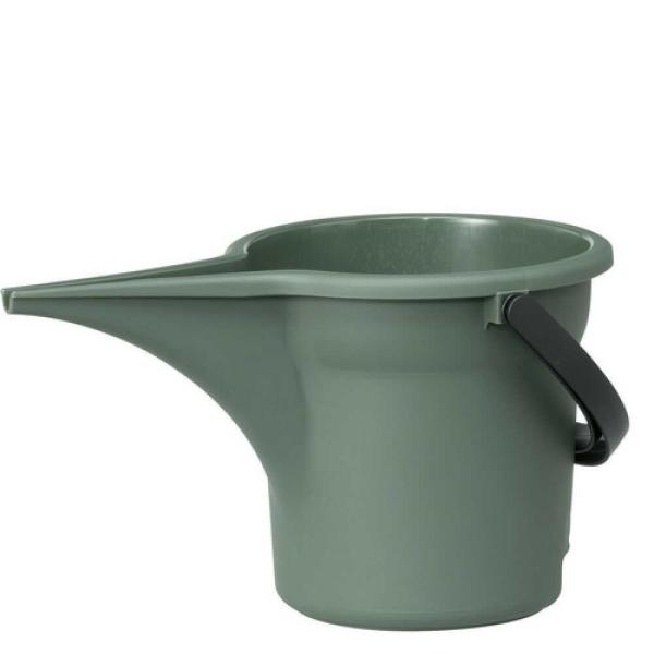 狙った場所にピンポイントで水を注ぐことができる【特徴】・注ぎ口付なので、鉢花などのの根本を狙って水遣りをするのにも便利。・液肥・薬剤の希釈に便利な「目盛」付。・手がかり付きなので、希釈液肥や水などを手早く、全体に撒くことができます。