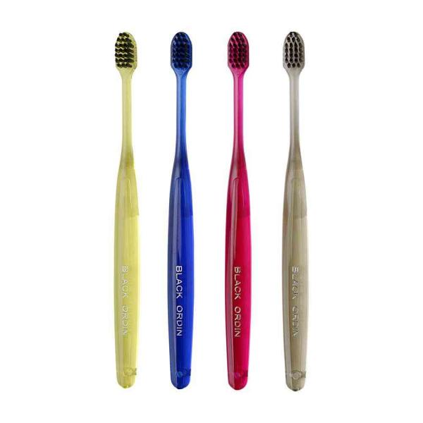 黒真珠の力で艶めく歯に！黒真珠成分配合毛に毛の表面に出来たミクロの凹凸が歯垢を除去します。すべての毛先が極細毛なので歯周ポケットに入り込み歯垢を除去します。※アソート商品です。イエロー、ピンク、ブルー、ブラックのうち一つのお届けとなります。...