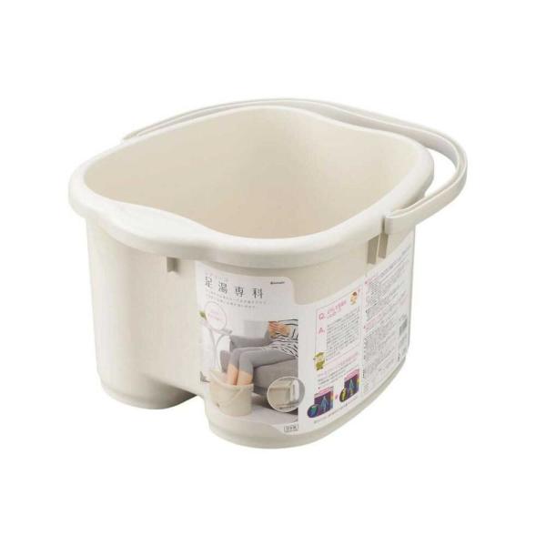 少し熱めのお湯を注いで足を浸すだけ。お部屋でゆったり足湯を楽しめます。