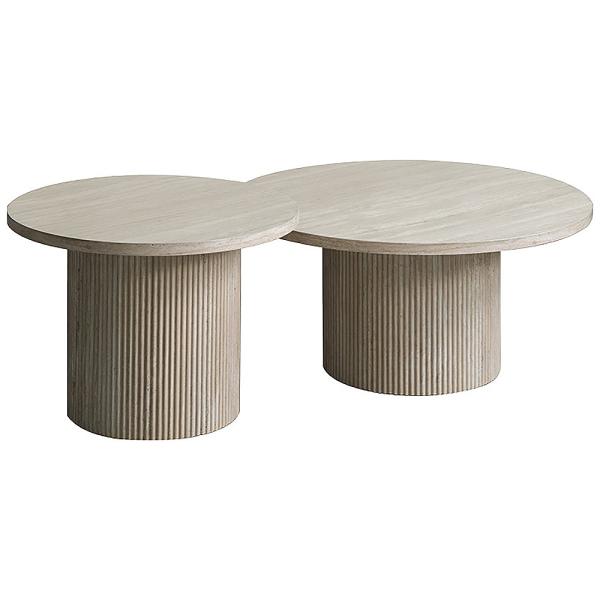 不規則な穴や縞状の独特な模様の天然石トラバーチン（石灰岩）を模した柄と縦縞の円柱デザインが印象的なネストセンターテーブル『Sarnia（サニア）』。サイズの異なる二つのテーブルは重ねたり切り離したり、自由なレイアウトが可能でリビングや寝室な...