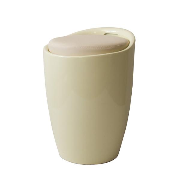 "丸いフォルムが印象的なスツール『Runt(ルント）』は、「座る」と「収納する」のどちらも兼ね備えたデザイン。座面を外すと中が収納スペースになっており、お部屋の片付けに大活躍！ちょっとした休憩や長時間座る時もゆったりとくつろげるふかふかの座...