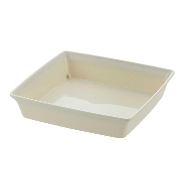 本物の木の息遣いを感じるようにナチュラルな癒しの空間を。木目調の風合いで落ち着きのある空間を演出します。深さがあり、通気性・排水性に優れているので、観葉植物など背丈のある植物の栽培に適しています。