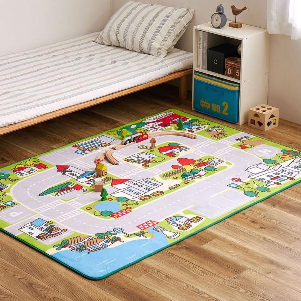 子供の遊び心をくすぐる道路柄のラグ。お手持ちのオモチャやミニカーを使って創造性豊かに自由に遊ぶことができます。<br>_x000D_デザインだけでなく使いやすさも人気の秘密！<br>_x000D_汚れてもご家庭の洗濯...