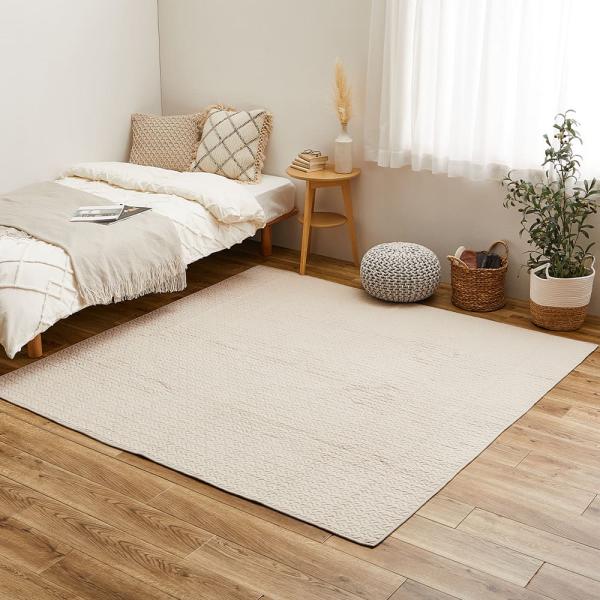 かわいいキルティングにナチュラルなカラーでいろんなお部屋に合わせやすいです。5サイズ展開でベビーマットからラグまで使い方はさまざま！