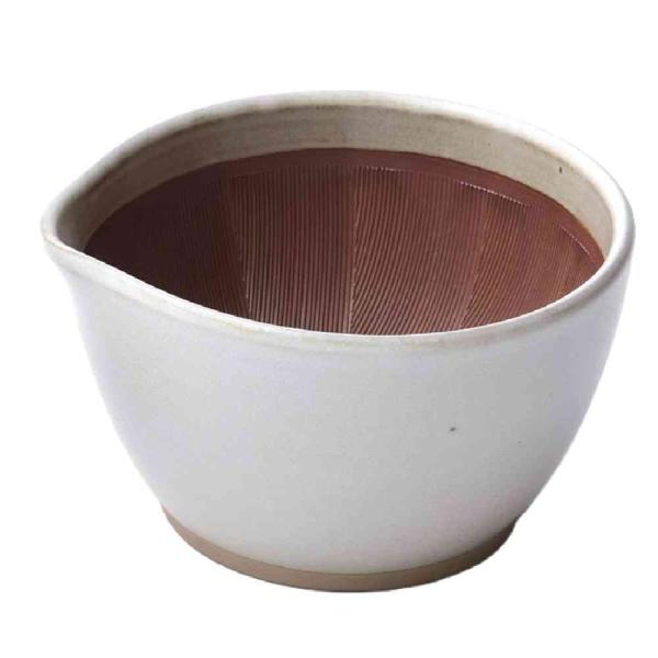 道具だけど器、キッチンからそのまま食卓へ持っていけるデザイン。使いやすさを追求した形状のすり鉢