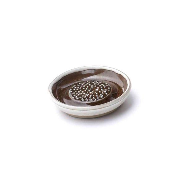 道具だけど器、キッチンからそのまま食卓へ持っていけるデザイン。作業を楽にして料理をたのしくするおろし器