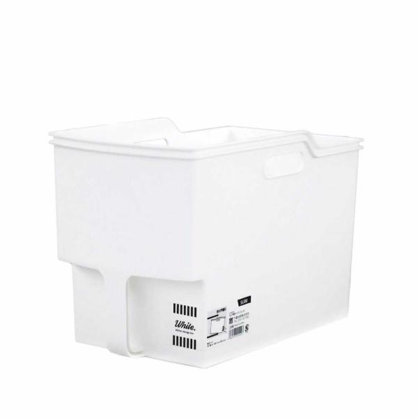 吊り戸棚など高い位置の収納に便利な収納ストッカー。安定感のある太めのハンドル付きで出し入れが簡単です。後部には傾斜がついており取り出し時、上の棚にぶつからずに取り出せるアイデア設計です。側面には両手でも持てる取っ手付きです。スリムタイプです...