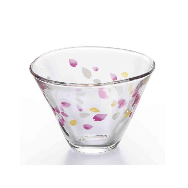 愛知県岩倉市にある「日本さくら名所100選」に選ばれている五条川の桜並木。五条川の川面一面に舞う花びらを、ひとひらひとひら書き写したシリーズです。手作り風仕上げにて成形しておりますので、サイズ・容量等に多少のバラつきがございます。色落ちする...