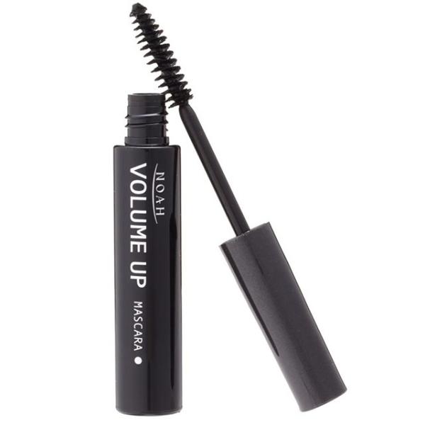 漆黒のマスカラ液がまつ毛を根元から太く濃くし、ダマ・タバつきのないくっきりとして美しいし仕上がりが持続します。ボリュームタイプ。植物抽出成分配合。お湯で簡単オフ。無香料。ブラック。