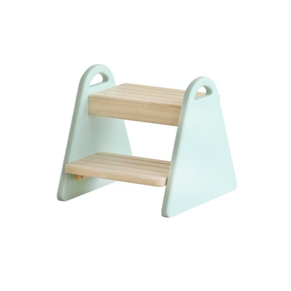 お子さまが毎日使うものだからこそ、安心してお使いいただけるよう丁寧に設計・製造しています。角を丸く仕上げたやさしいフォルム、安定感のある構造、丁寧な仕上げ。三角の形は、見た目の可愛さだけでなく安定感も生み出しています。踏み板の前の方に足をか...