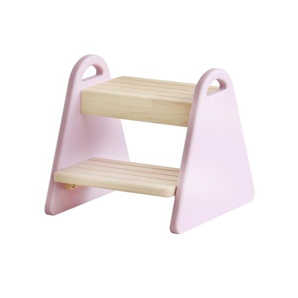 お子さまが毎日使うものだからこそ、安心してお使いいただけるよう丁寧に設計・製造しています。角を丸く仕上げたやさしいフォルム、安定感のある構造、丁寧な仕上げ。三角の形は、見た目の可愛さだけでなく安定感も生み出しています。踏み板の前の方に足をか...