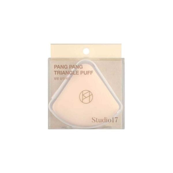 触れた瞬間にピタッと、叩く瞬間に密着するモチモチパフ。厚みと弾力感に優れており、通常のクッションパフの1.3倍サイズで、トライアングル型なので丸形よいもより細かく密着させたい人におすすめ。ケース付きなので、衛生的に持ち運びにも便利です。