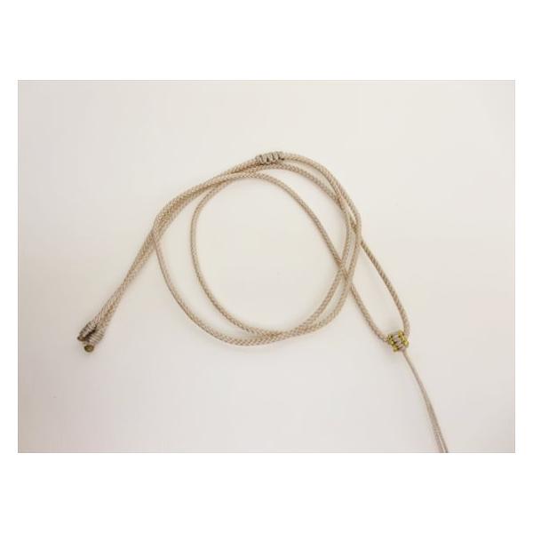 【ネックレス紐】☆商品情報☆太さ：約Φ1.8mm長さ：最大約65cm（調節可）トップ用の紐：約Φ0.8mm×約15cm×2本材質：ナイロン石の穴サイズが約1.8mmから使用可能※照明等の関係で実際の色とイメージが異なる場合がありますのでご了...