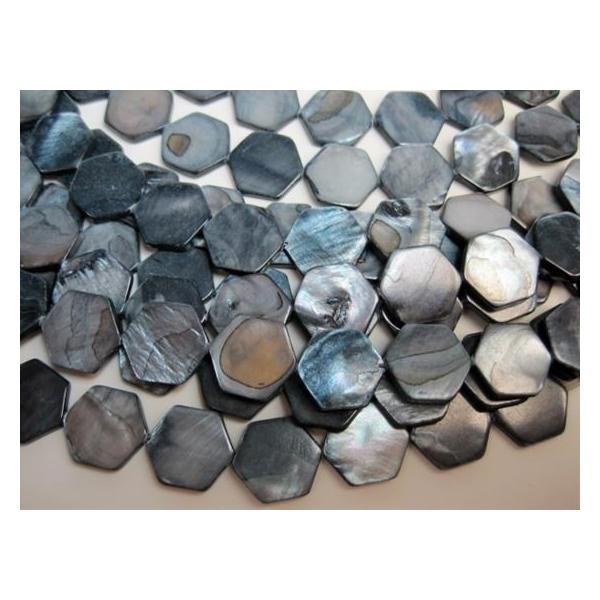 【連売り商品】シェル☆商品情報☆縦：18±0.2mm幅：16±0.2mm厚さ：2.8±0.2mm粒数：約20粒長さ：約36cm原産地：中国※着色加工を施した商品です。使用時に脱色、色移り等する場合がありますのでご了承ください。※こんな物を探...