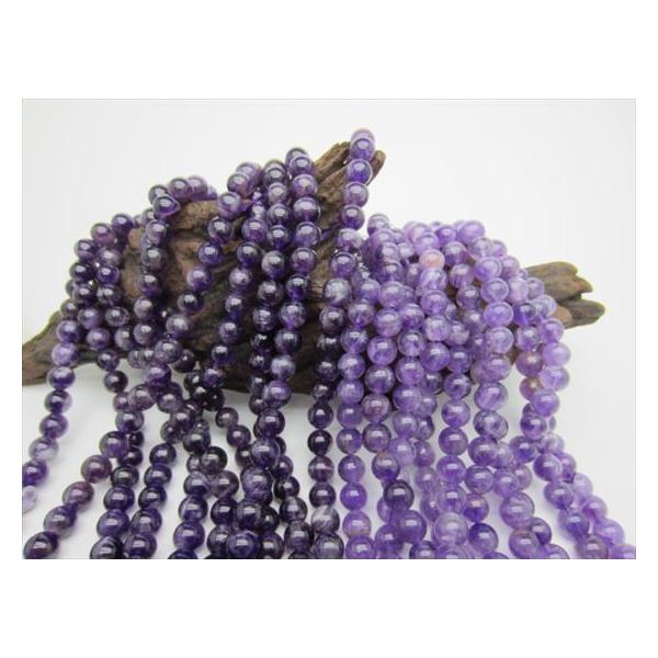 【連売り商品】アメジスト☆商品情報☆石サイズ：Φ8〜8.8mm穴サイズ：約Φ0.8mm粒数：42〜48粒(サイズが大きくなれば粒数は少なくなります)一連：約38cm原産地：ブラジル※形状やサイズのばらつき、表面や穴周りのキズや凹み、穴の変形...