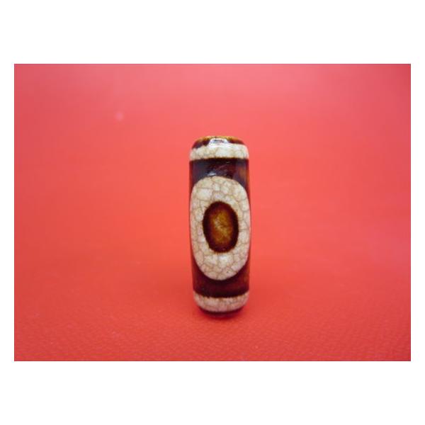 【チベット高級龍紋天珠】☆商品情報☆長さ：約29mm　直径：約Φ10mm穴サイズ：約Φ2mm中国・チベット天珠※照明等の関係で実際の色と多少イメージが異なる場合がありますのでご了承ください。※こちらは一点物ですので、画像の商品のお届けとなり...