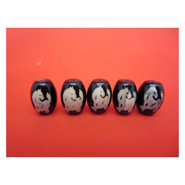 【チベット天珠】☆商品情報☆長さ：約14mm直径：約Φ10mm穴のサイズ：約Φ1.2mm中国・チベット天珠※形状やサイズのばらつき、表面や穴周りのキズや凹み、穴の変形や位置ずれ等があります。※商品は選べませんのでご了承ください。※照明等の関...