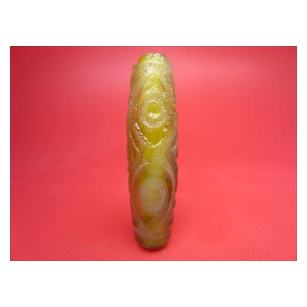 【チベット高級天珠】龍眼天珠☆商品情報☆長さ：約48mm直径：約Φ13mm穴サイズ：約Φ4mm中国・チベット天珠模様に沿った彫刻が施された珍しい天珠です。※照明等の関係で実際の色とは多少イメージが異なる場合がありますのでご了承ください。※こ...