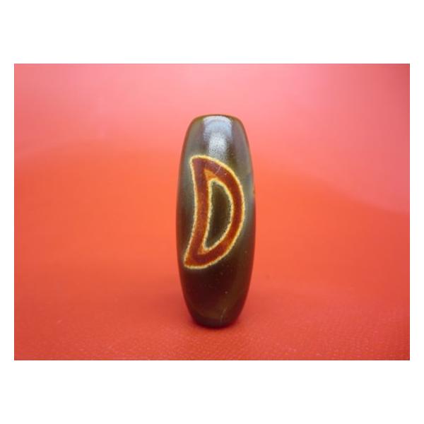 【チベット天珠】☆商品情報☆長さ：約40mm直径：約Φ15mm穴サイズ：約Φ2mm中国・チベット天珠※照明等の関係で実際の色と多少イメージが異なる場合がありますのでご了承ください。 ※こちらは一点物ですので、画像の商品のお届けとなります。※...