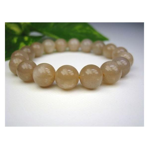 【ブレスレット】オレンジムーンストーン☆商品情報☆石サイズ：Φ10.2±0.2mm粒数：18粒重さ：約28g手首周り：約16.5cm原産地：マダガスカル※形状やサイズのばらつき、表面や穴周りにキズや凹み等があります。また、クラックやインクル...