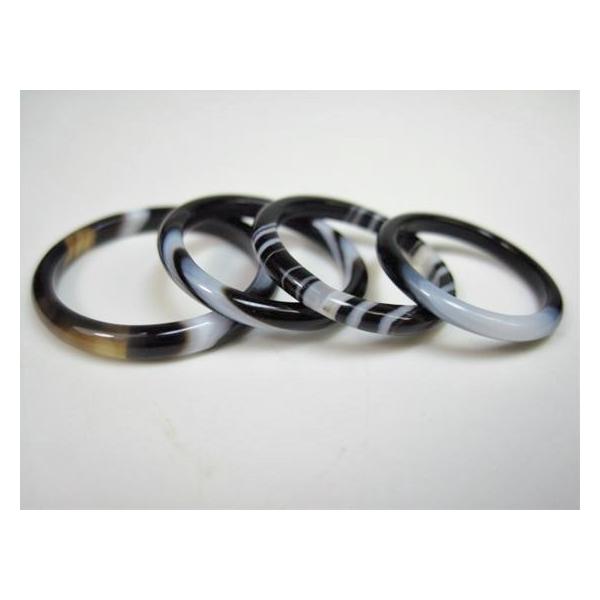 【指輪】黒縞メノウ☆商品情報☆幅：2-3mm厚さ：1.7-3mm形状やサイズのばらつき、表面にキズや凹み等がある場合があります。色味や幅、厚さ等の指定はできませんのでご了承ください。