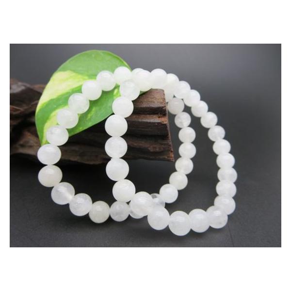 【ブレスレット】白水晶☆商品情報☆石サイズ：Φ8.2±0.2mm粒数：24粒手首回り：約17cm原産地：アンゴラ共和国※形状やサイズのばらつき、表面や穴周りのキズや凹み、粒数の誤差等があります。※商品は選べませんのでご了承ください。※照明等...
