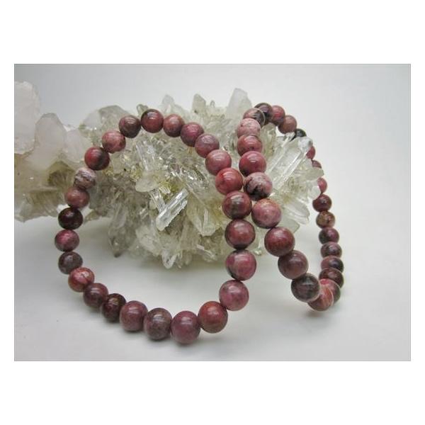 【ブレスレット】ロードナイト☆商品情報☆石サイズ：Φ8.2±0.2mm粒数：約22粒手首周り：約16.5cm原産地：ブラジル※形状やサイズのばらつき、表面や穴周りにキズや凹み等があります。※商品は選べませんのでご了承ください。※照明等の関係...