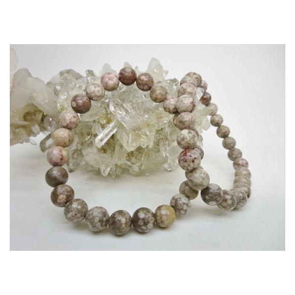 【均一ブレスレット】麦飯石☆商品情報☆石サイズ：約Φ8.2±0.3mm粒数：約23粒手首周り：約16cm原産地：中国石の材質上、形状やサイズのばらつき、表面や穴周りにキズや凹み等があります。ご理解いただいた上ご注文下さいますようお願いいたし...