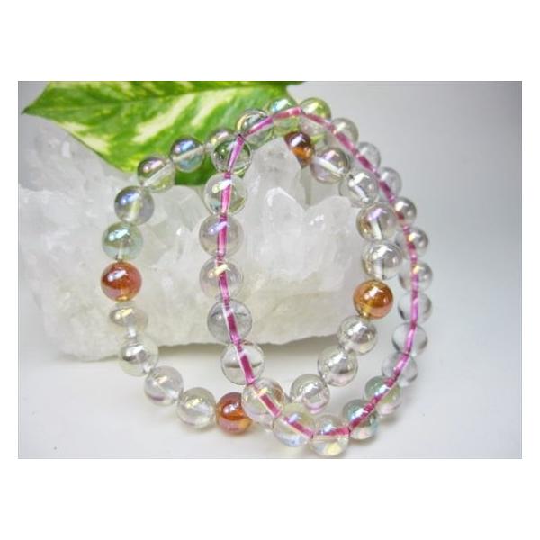 【均一ブレスレット】アクアオーラ☆商品情報☆石サイズ：Φ8.2±0.3mm粒数：約21-24粒手首周り：約16.5cm水晶原産地：ブラジル色味・配色の異なるブレスレットです。サイズや色味のご指定はできませんので予めご了承ください。おしゃれ ...