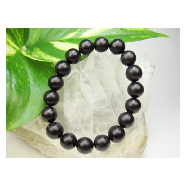 【ブレスレット】ベン石☆商品情報☆石サイズ：Φ9.8±0.2mm粒数：19-21粒手首周り：約17cm原産地：中国表面をオイル磨きしているため、余分なオイルが残っている場合やゴム穴から出てくることがあります。肌に触れても問題のないものを使用...