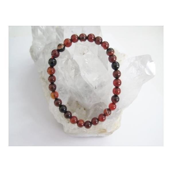 【ブレスレット】☆商品情報☆石サイズ：Φ6.4±0.2mm粒数：30粒手首周り：約16.5cm原産地：ブラジル※形状やサイズのばらつき、表面や穴周りにキズや凹み等があります。色味や模様等のご指定はできませんのでご了承ください。※照明等の関係...