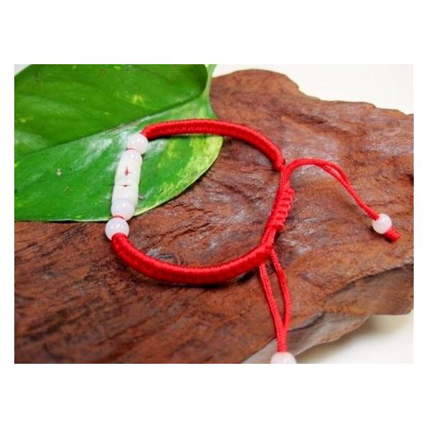 【均一ブレスレット】翡翠（ジェダイト）☆商品情報☆【チューブカット】石サイズ：約12-13mm直径：約7mm【ガラスビーズ】Φ約6mm×4粒Φ約5mm×2粒手首周り：約15-21mm(調節可能)翡翠原産地：ミャンマー※形状やサイズのばらつき...