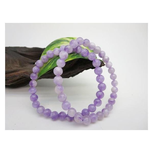 【ブレスレット】ラベンダーアメジスト☆商品情報☆石サイズ：Φ6.3±0.2mm粒数：29-30粒手首周り：約16.5cm原産地：ブラジル※形状・サイズ・色味のばらつき、表面や穴周りのキズや凹み等があります。※商品は選べませんのでご了承くださ...