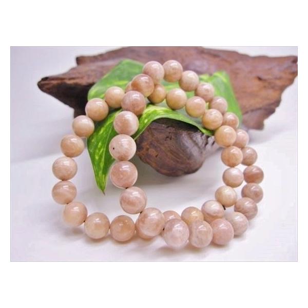 【均一ブレスレット】サンムーンストーン☆商品情報☆直径：Φ8-8.9mm粒数：20-23粒手首周り：約16cm※シラーや煌めきがみられない粒も含まれますので、予めご了承ください。※形状やサイズのばらつき、表面や穴周りにキズや凹み等があります...