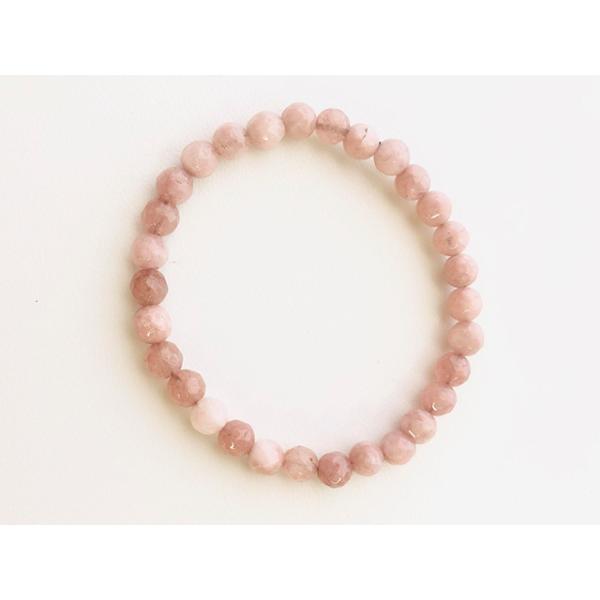 【ブレスレット】天然カルサイト☆商品情報☆石サイズ：Φ6±0.3mm粒数：約29-30粒手首周り：約16cm原産地：メキシコ※形状やサイズのばらつき、表面や穴周りにキズや凹み等があります。※商品は選べませんのでご了承ください。※照明等の関係...