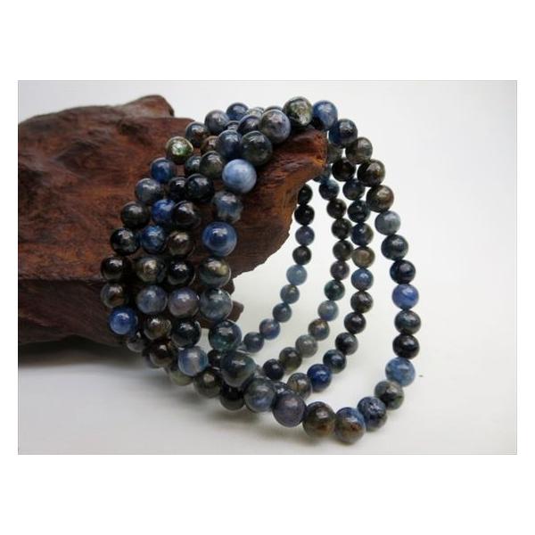 【ブレスレット】ブルーカイヤナイト☆商品情報☆石サイズ：Φ6±0.3mm粒数：29-31粒手首周り：約16.5cm原産地：ブラジル石の材質上、形状・サイズ・色味のばらつき、表面や穴周りにキズや凹み等があります。※商品は選べませんのでご了承く...