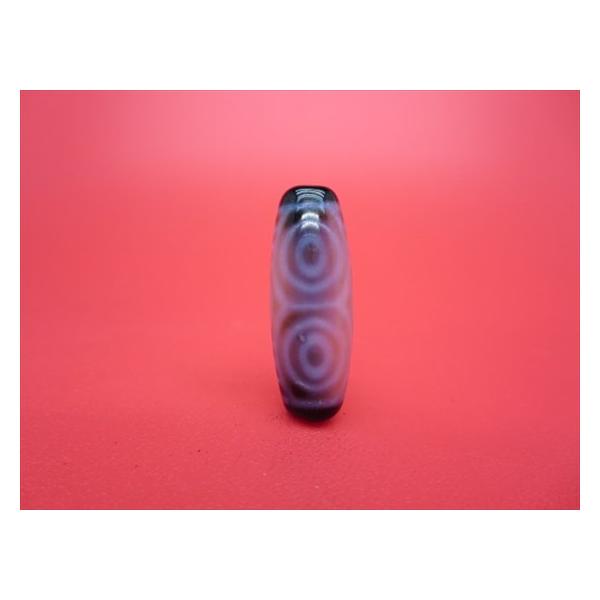 【チベット高級至純天珠】☆商品情報☆長さ：約30mm直径：約Φ11mm穴サイズ：約Φ2mm中国・チベット天珠※照明等の関係で実際の色と多少イメージが異なる場合がありますのでご了承ください。 ※こちらは一点物ですので、画像の商品のお届けとなり...