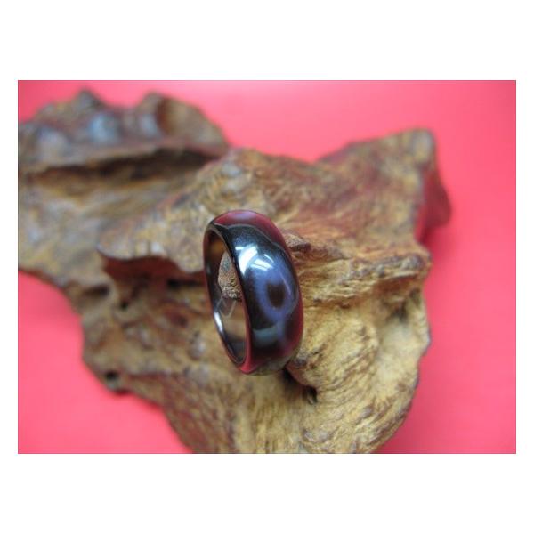 【チベット天珠指輪】☆商品情報☆幅：約7mm厚み：約2.6mmサイズ：約11号原産地：チベット※照明等の関係で実際の色とは多少イメージが異なる場合もありますのでご了承ください。※こちらは一点物となっておりますので、画像の商品のお届けとなりま...