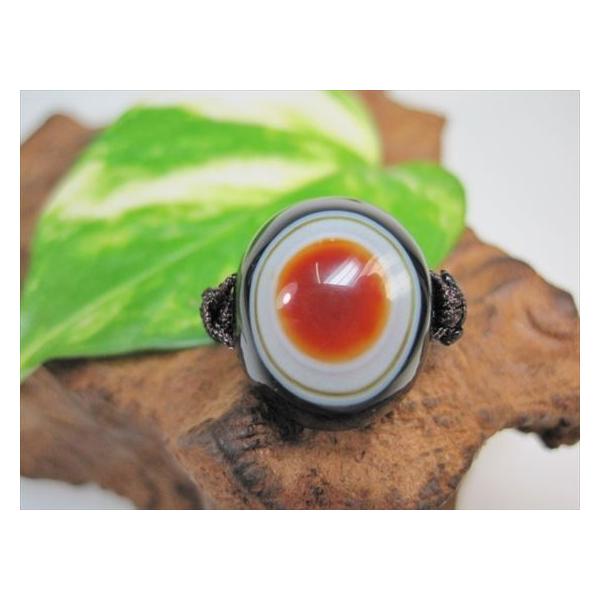 【チベット天珠指輪】☆商品情報☆天珠長さ：約21mm天珠幅：約17mm天珠厚さ：約11mmサイズ：約8号原産地：チベット※紐を編んで作られているため、サイズに誤差がある場合があります。また、ご使用に応じ、若干緩みが生じますので予めご了承下さ...