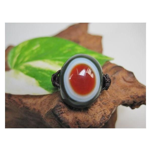 【チベット天珠指輪】☆商品情報☆天珠長さ：約22mm天珠幅：約16mm天珠厚さ：約10mmサイズ：約9号原産地：チベット※紐を編んで作られているため、サイズに誤差がある場合があります。また、ご使用に応じ、若干緩みが生じますので予めご了承下さ...