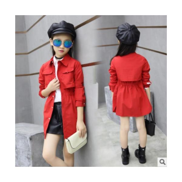 大人可愛い女の子の爽やかコート