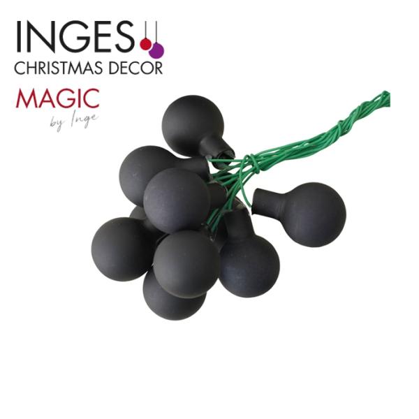 木の実のようなデザインが可愛らしいブラックベリーオーナメントです。こちらは艶をおさえた落ち着きあるマットタイプです。約2cmの小さなガラス玉を集めた小ぶりなオーナメントもデコレーションにミックスすると、ツリーに奥行きが出るのでおススメです。...