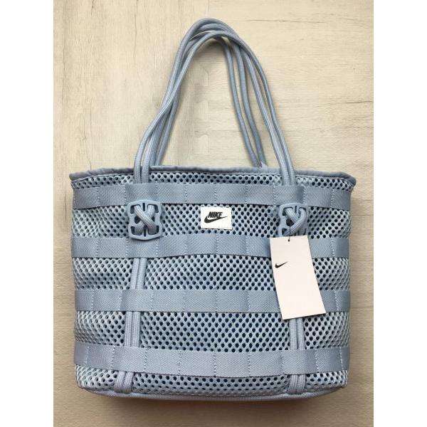 NIKE（ナイキ） エアトート エコバッグ スモール トートバッグ 手提げバッグ バッグ 新品●ユニセックス(男女兼用）●品番CU2607-440●カラーライトアーモリーブルー●生産国MADE IN INDNESIA（インドネシア製）●サイ...