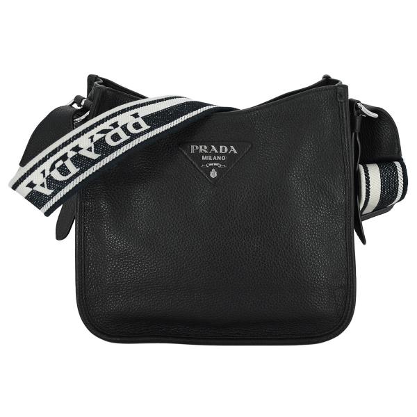 商品名 PRADA メタル ロゴ ショルダーバッグ クロスボディバッグ型番 1BC073素材 ヴィッテロダイノレザーカラー ブラック（黒）／シルバー金具仕様 【開閉】マグネット式【内部】ファスナーポケット×1 マグネットポケット×1サイズ ...