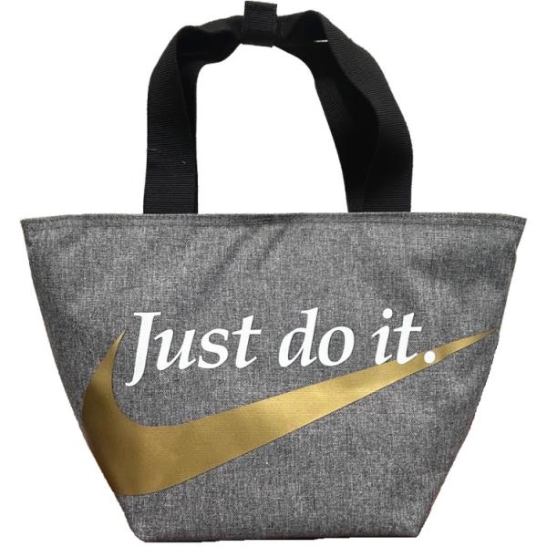 "JUST DO IT"のメッセージロゴがアクセントになった保温・保冷バッグ・見た目以上の大容量で500mlペットボトル3本を収納できます。・保冷・保温・撥水加工なのでお手入れも簡単。・お弁当バッグやお買い物バックなどとしても活躍します。・...