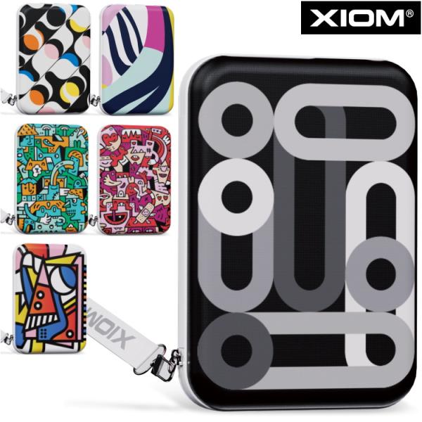 最大2本のラケットを収納できるデザインラケットケース保護用ハンドストラップ付きで耐久性が高く実用的なデザイン。●商品名　XIOM レブスクエア / LAB SQUARE　8006●カラーL1・L3・L4・L5・L6・L7●サイズ　W185m...