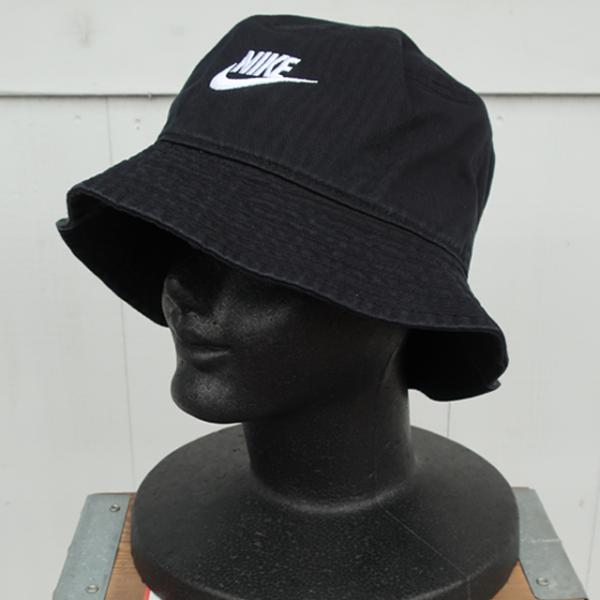 ナイキの柔らかいコットン素材を使用した、中程度の深さのデザインのバケットハットです。Futuraロゴを刺繍し、すっきりとしたNikeスタイルを追求。ウォッシュ加工を施して柔らかい肌触りとビンテージ感を実現。長く着用するほど完璧なスタイルに仕...