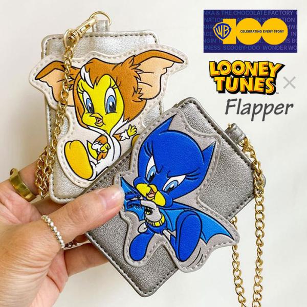 ■ ワーナー・ブラザースの創立100周年を記念した、スペシャルなアートのマッシュアイテムにパスケースが新登場！■ バットマンとグレムリンに扮したトゥイーティーがキュート♪■ バッグに下げられる便利なチェーン付きです◎■ サイズ(アップリケ含...